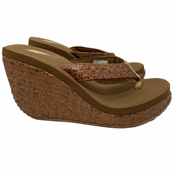 Volatile | Shoes | Volatile Brown Wedge Platform Sandal Size 7 | Poshmark